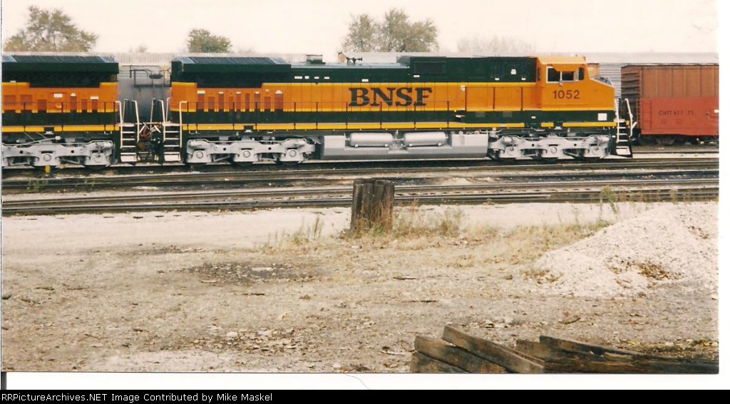 BNSF 1052